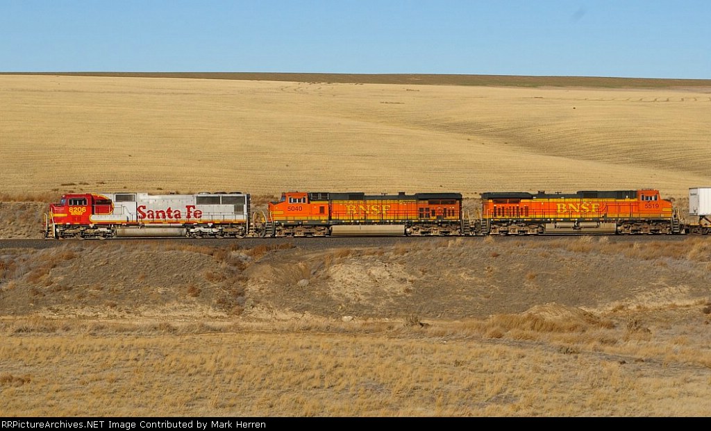 BNSF 8206 West